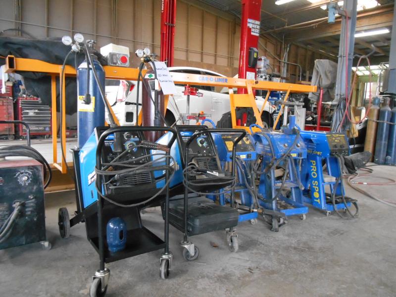 Kw Auto Body - Ala Moana Llc - Honolulu, HI | Hawaiian Local